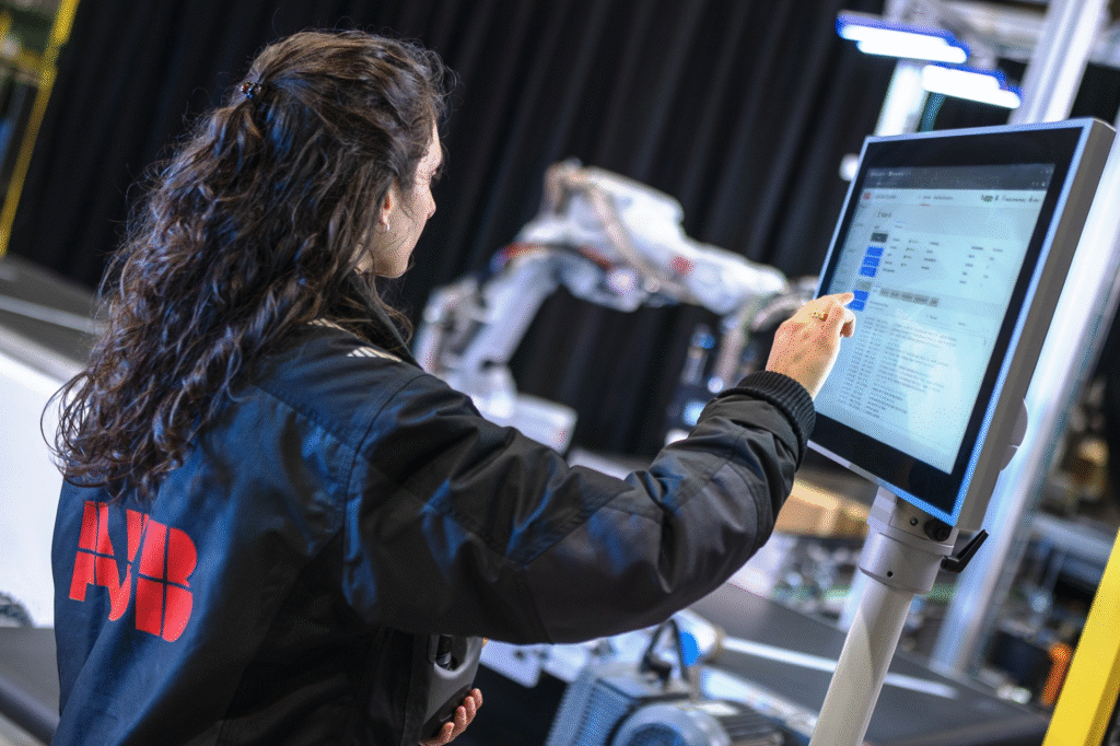 ABB et Landing AI libèrent la puissance de l'IA générative en faveur de ...